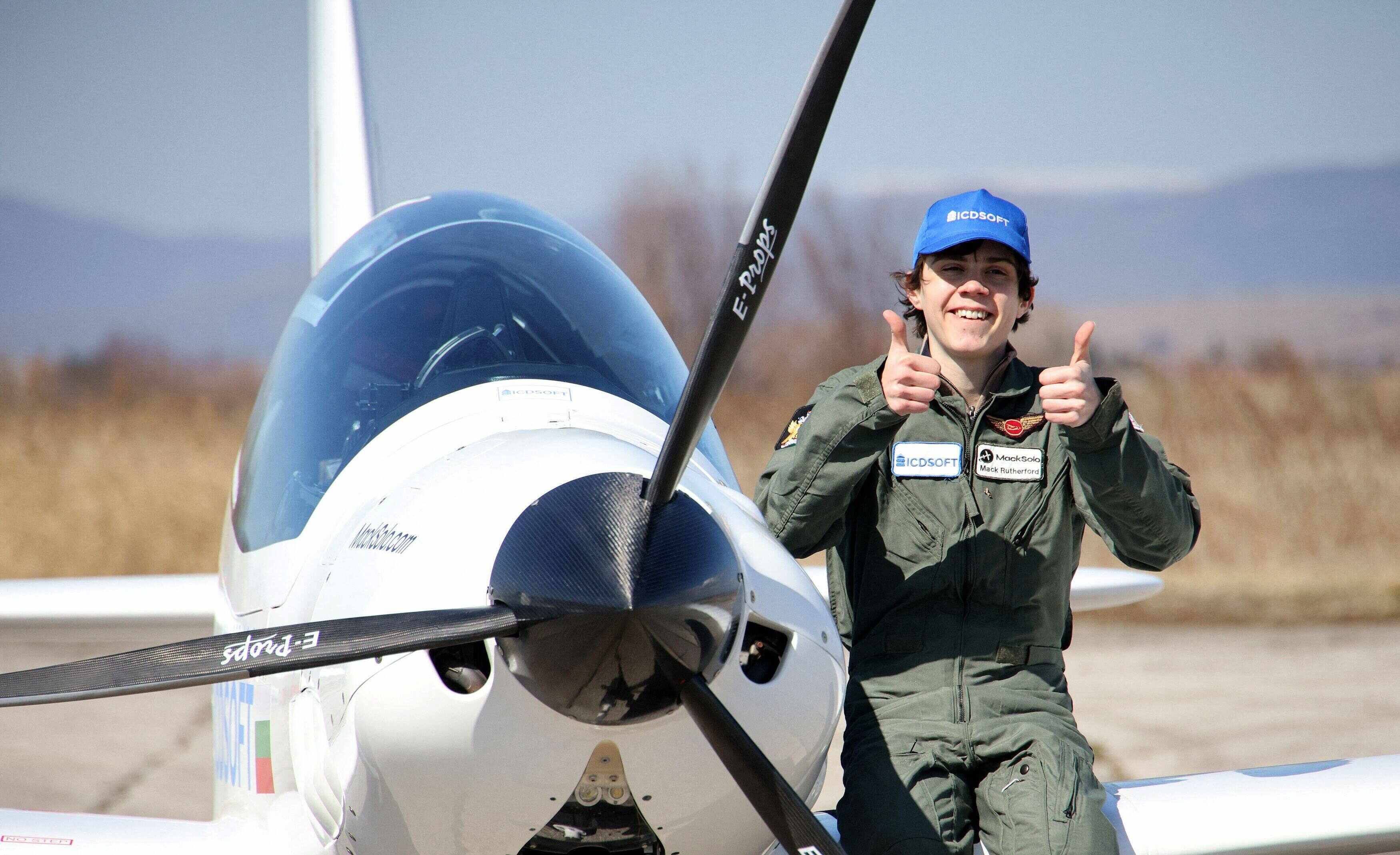 Teen pilot takes off on solo round-world flight | Young Post Club