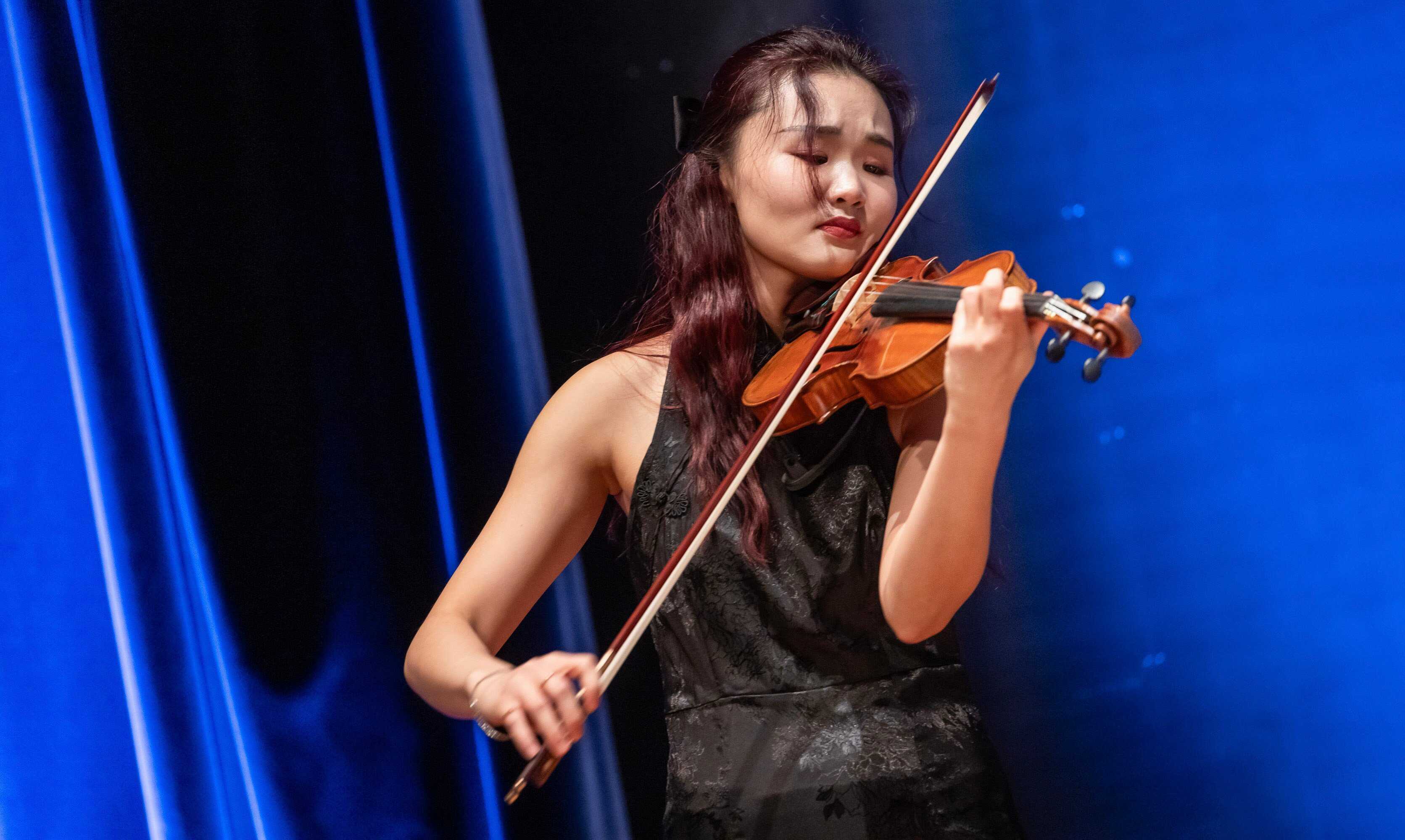 Hong Kong violinist wins prestigious German competition | Young Post Club