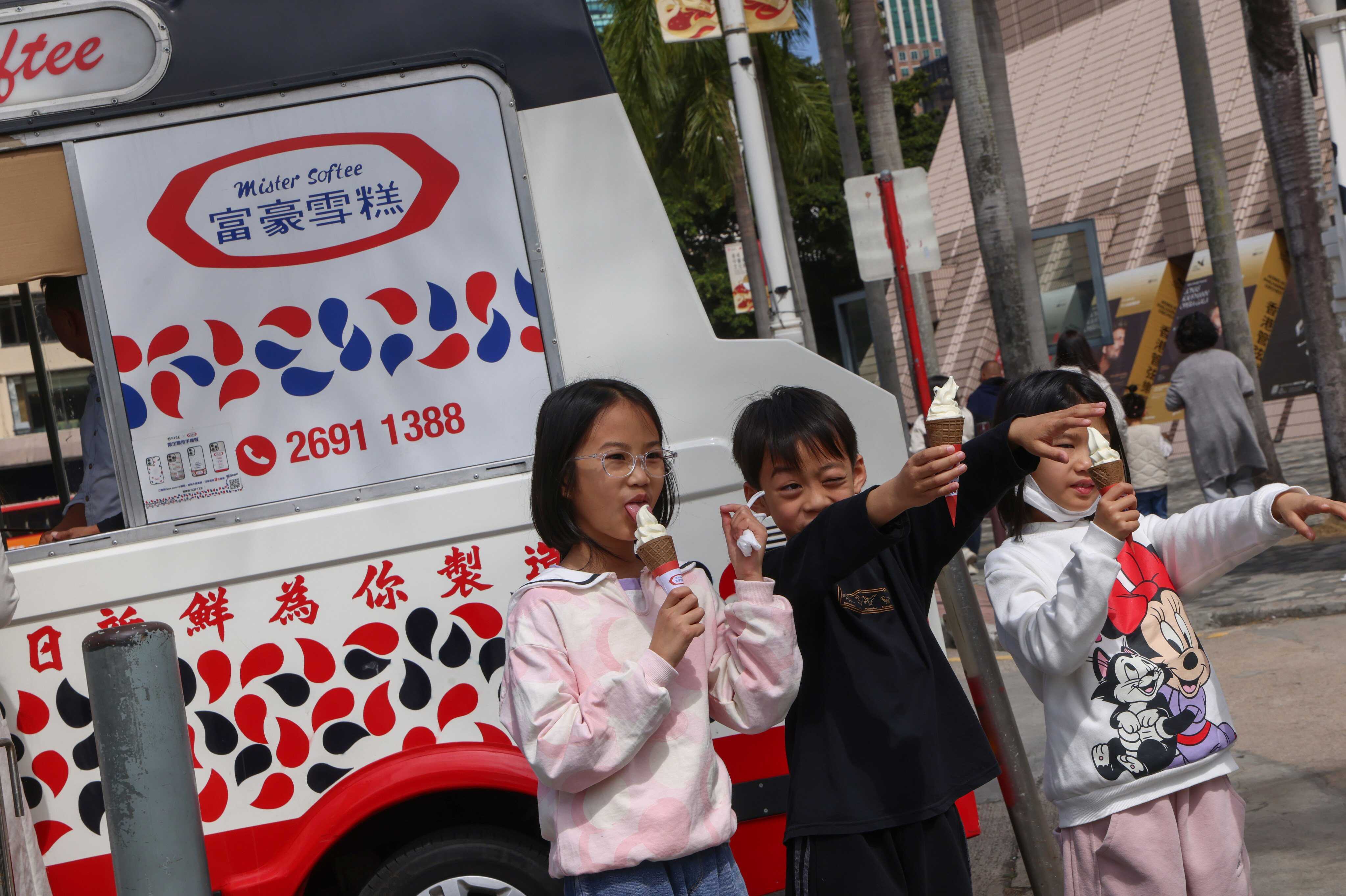 Hong Kong’s Mister Softee pioneer, Ho King-yuen, dies at 98 | Young ...