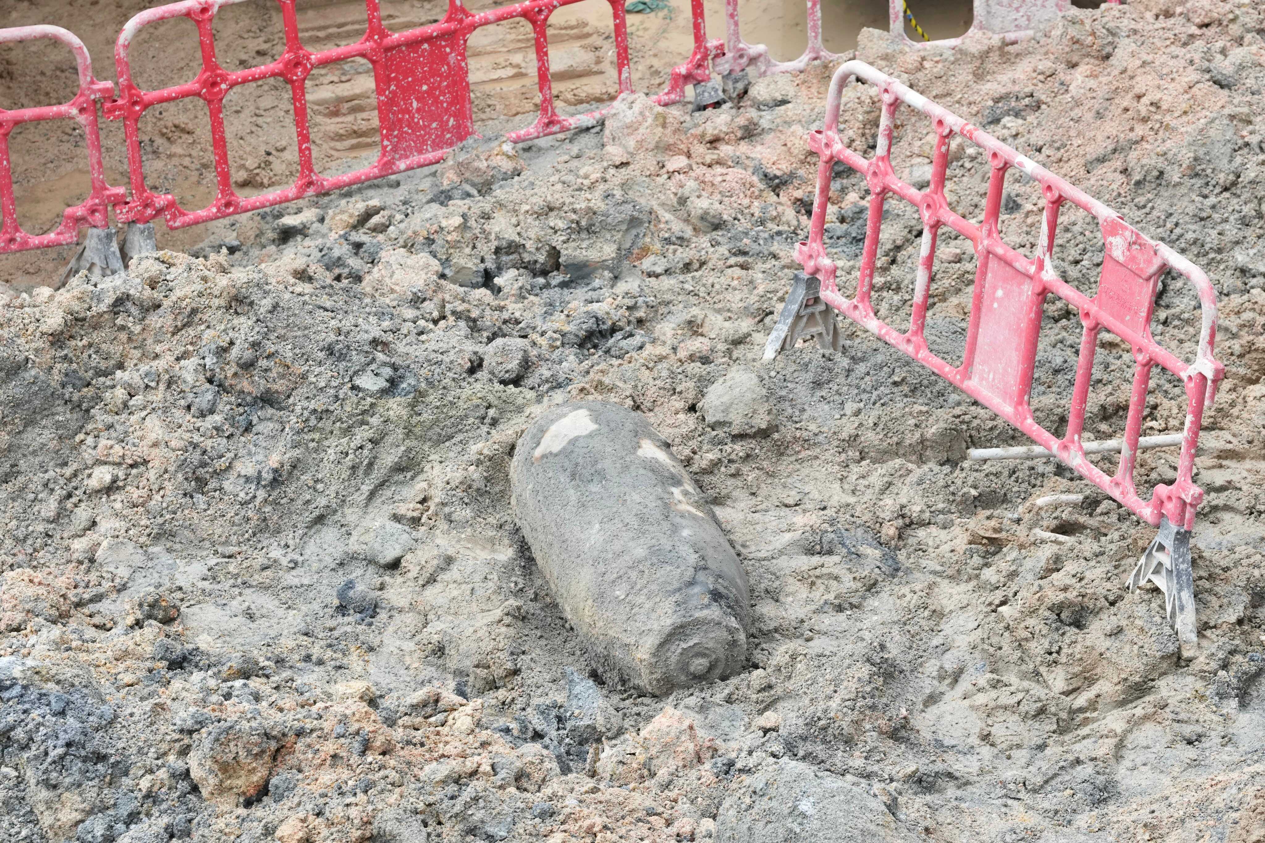 Spark Study Buddy (Explorer): WWII bomb in Quarry Bay linked to 1945 US ...
