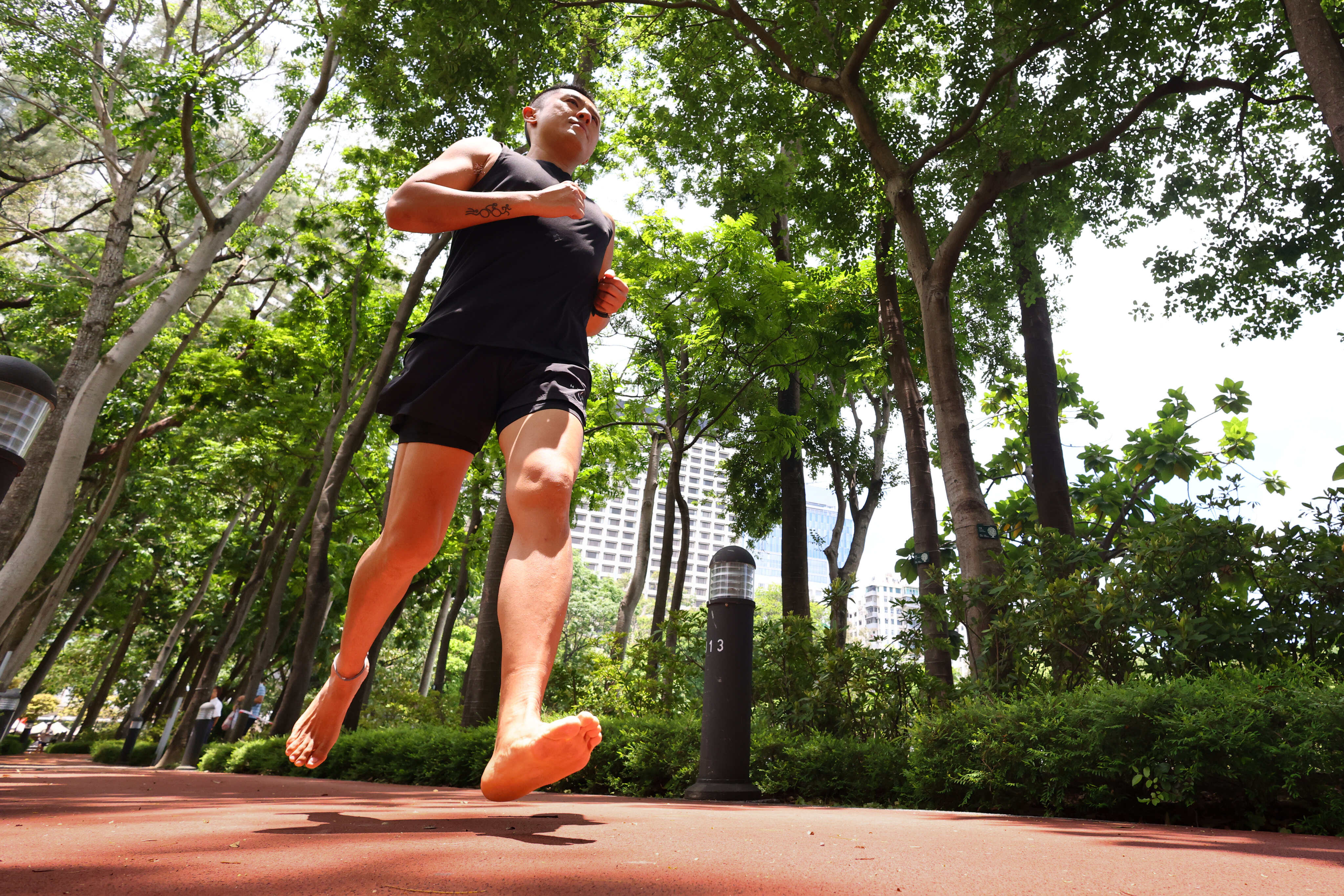 Spark Study Buddy (Challenger): Barefoot running takes off on Hong Kong ...