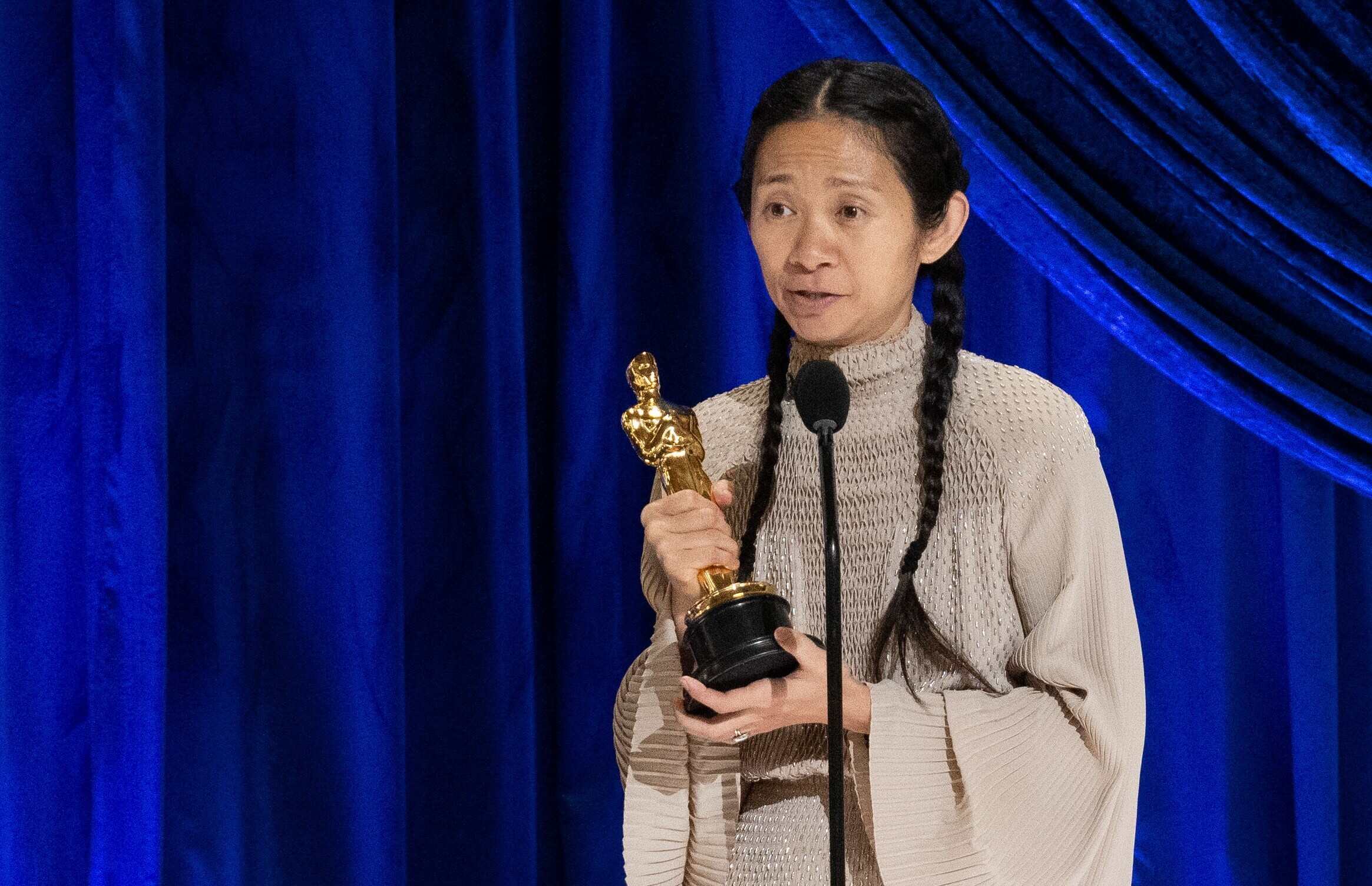 Chloé Zhao makes history with best director Oscar win for ‘Nomadland ...