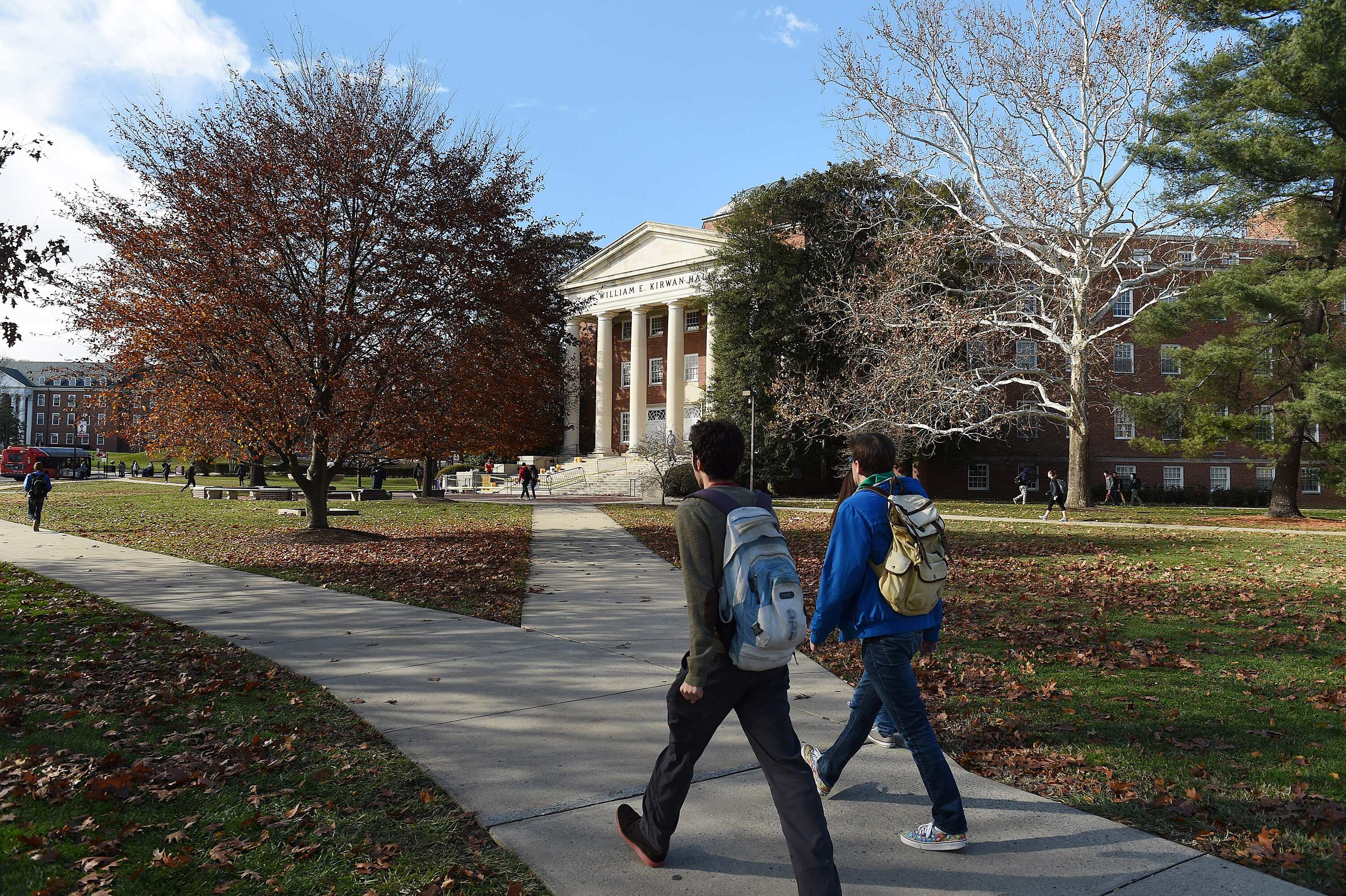How much does a college matter in getting a student to graduate ...