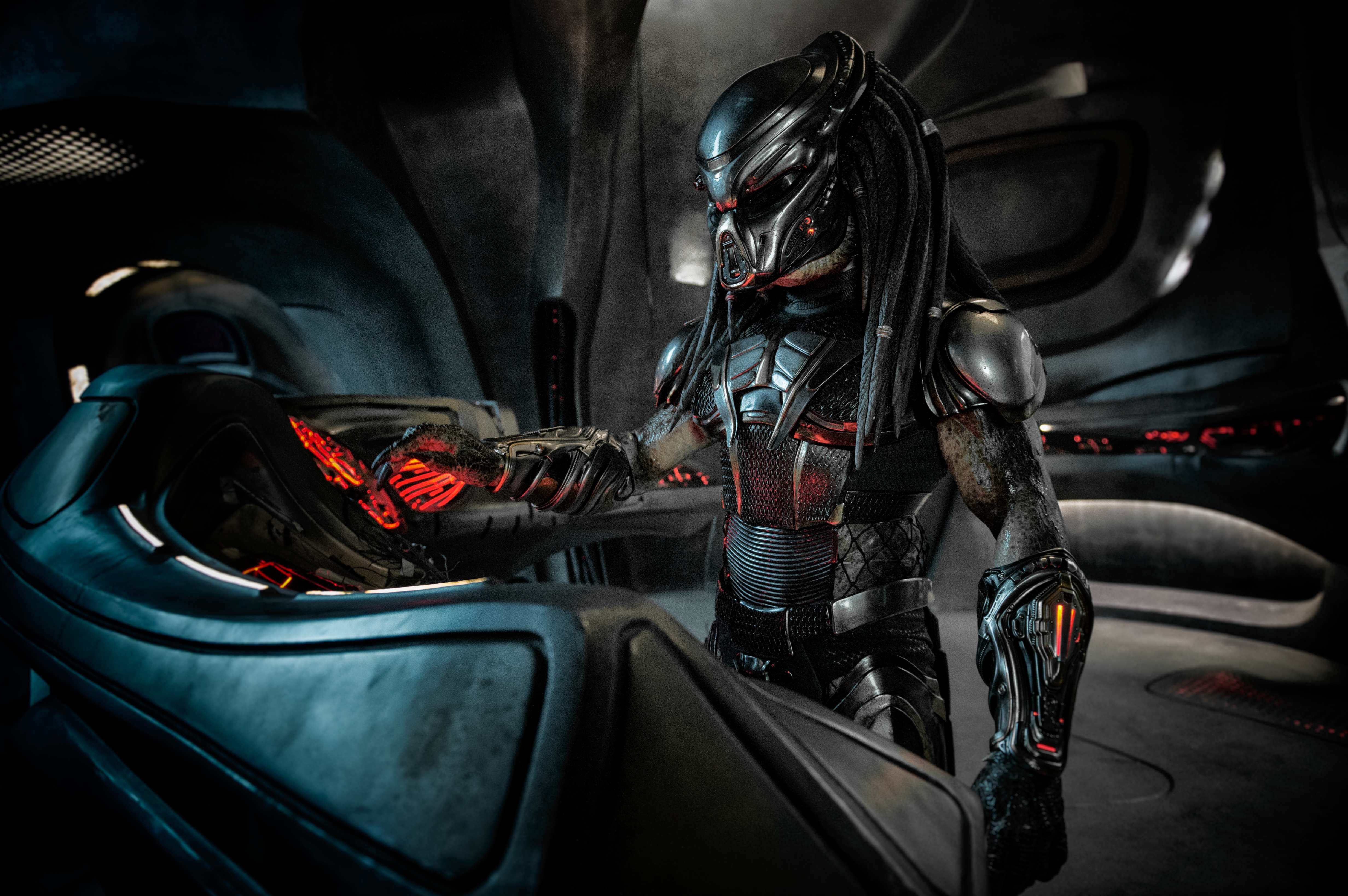 The Predator falls prey to disorganisation, messy plot, and trying too ...