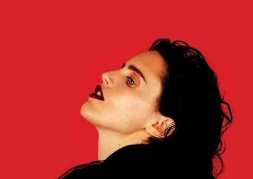 British singer Anna Calvi talks touring and writing music for 'Peaky ...