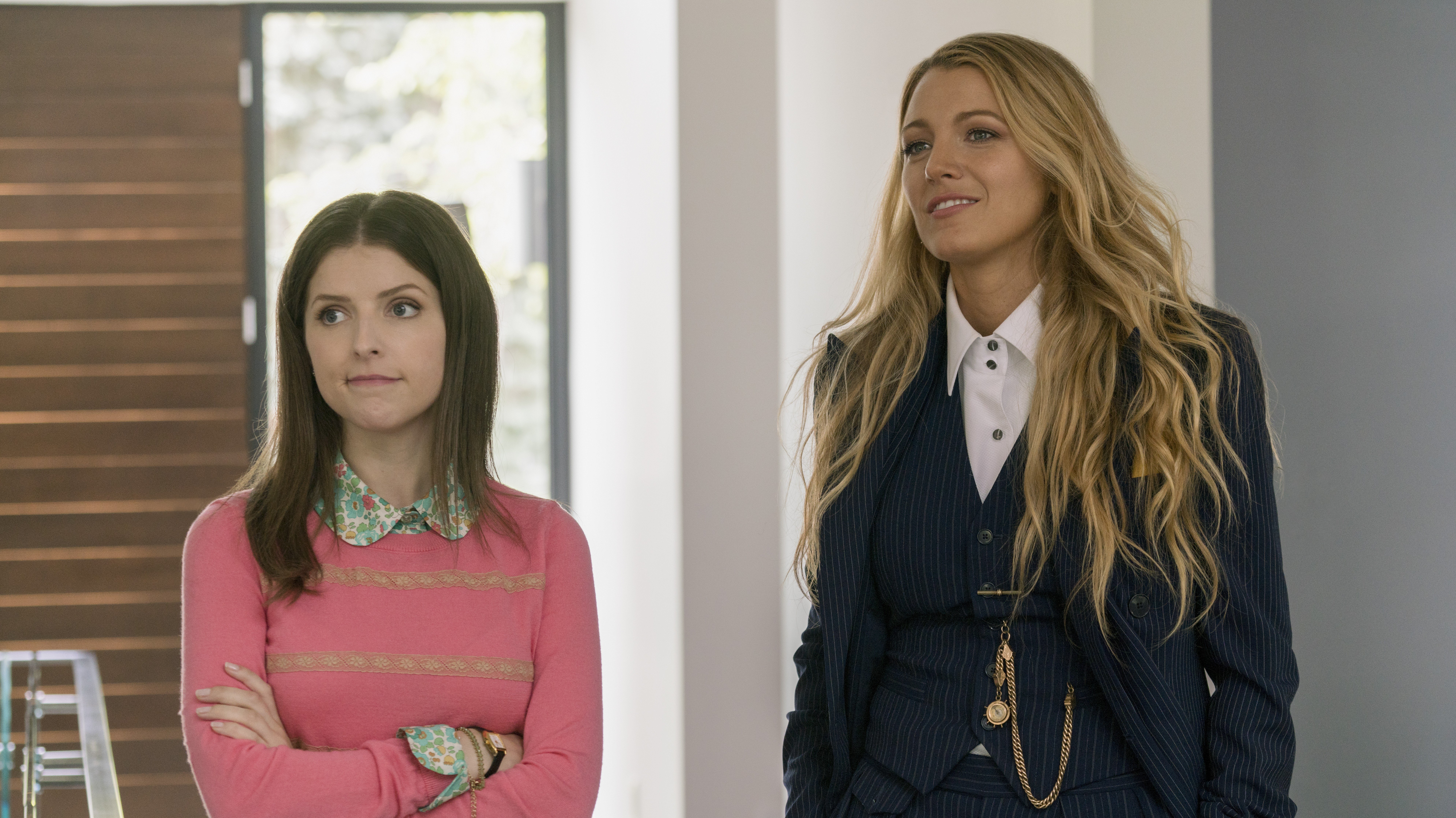 ‘A Simple Favour’ is a surprising thriller and dark comedy that's not as simple as it seems ...