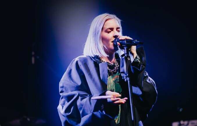 '2002' singer-songwriter Anne-Marie chats about West End musicals ...