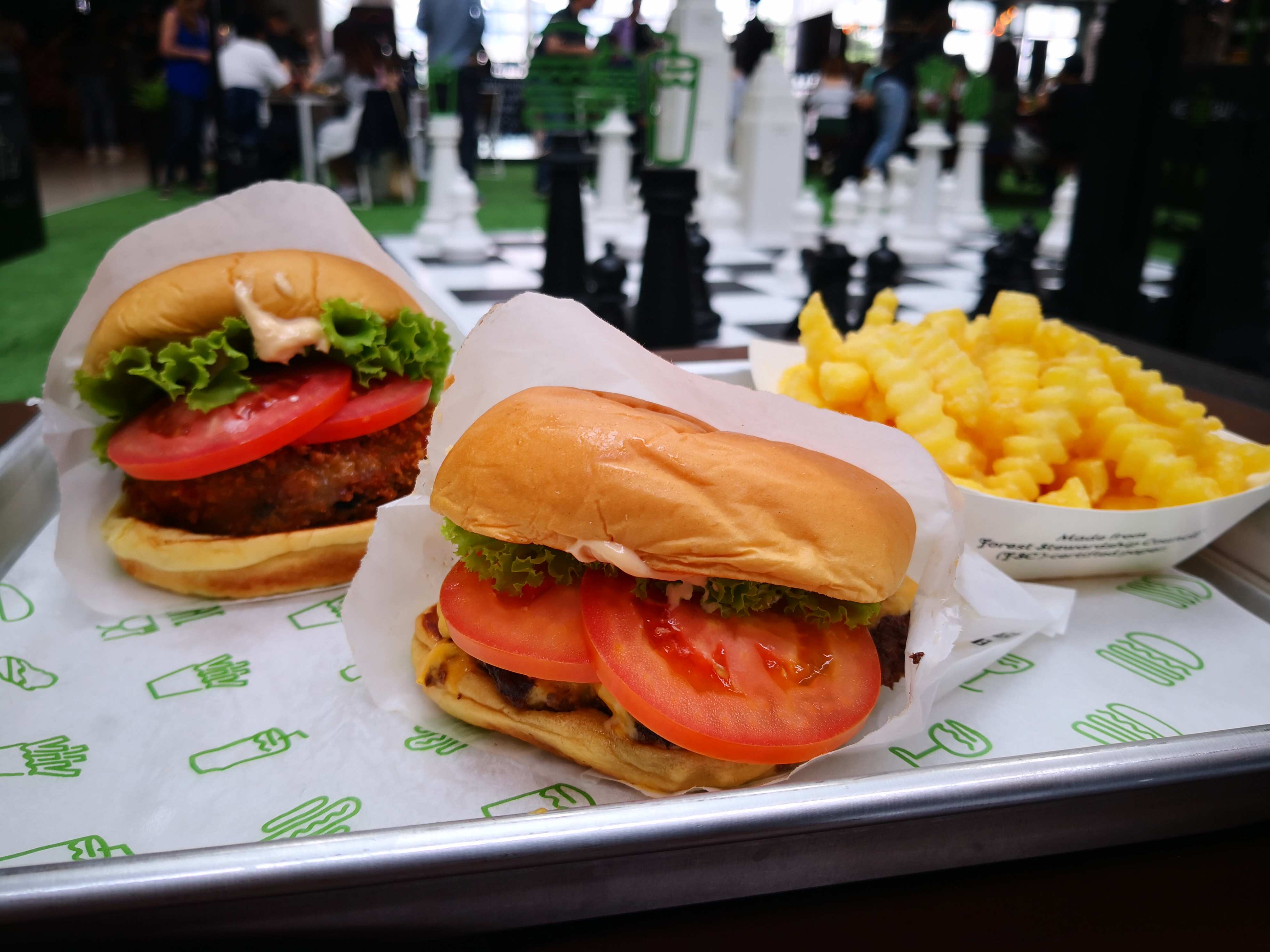 Shake Shack Hong Kong opens soon so we headed to the preview to taste ...