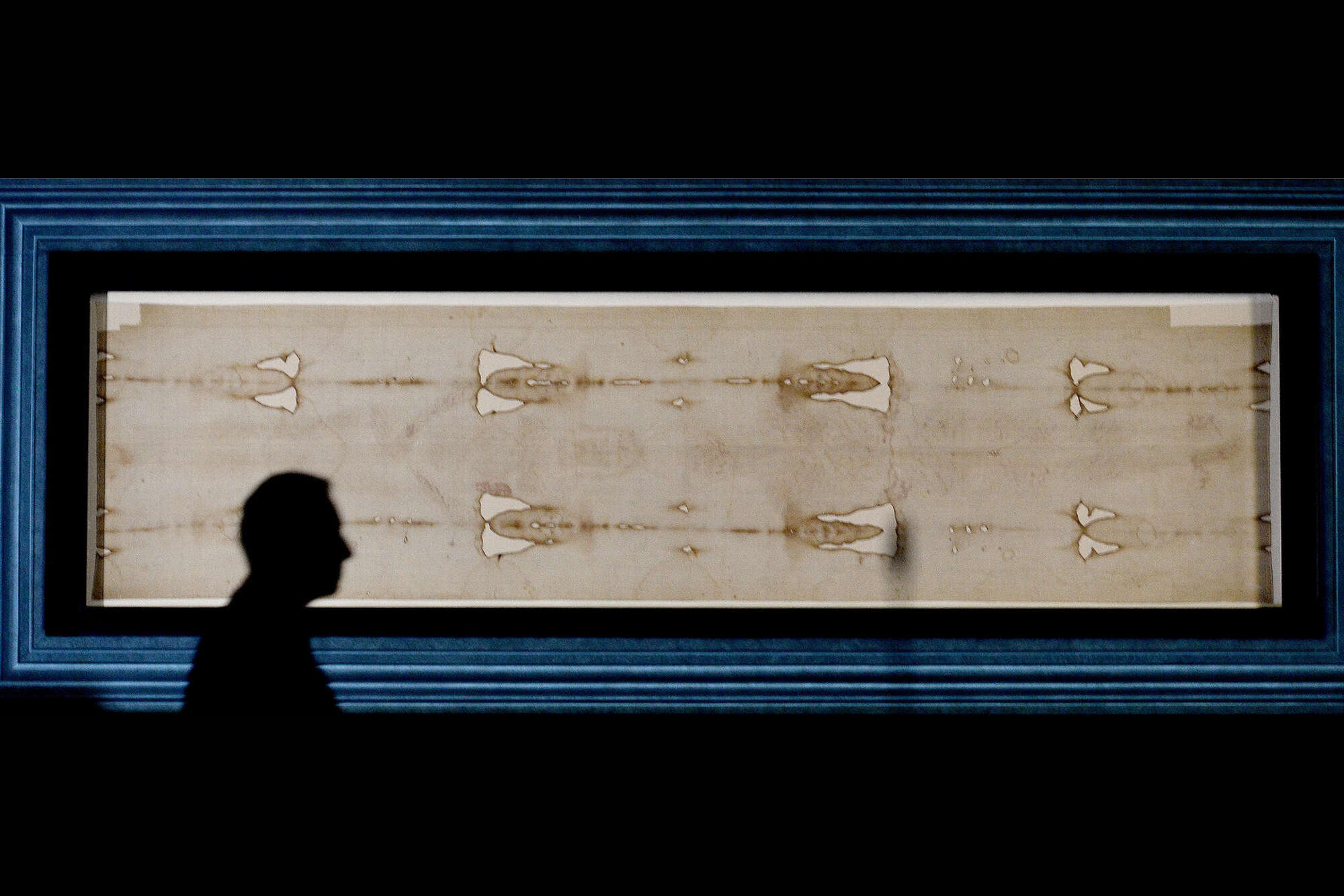 Rare chance to see the alleged burial cloth of Jesus | Young Post Club